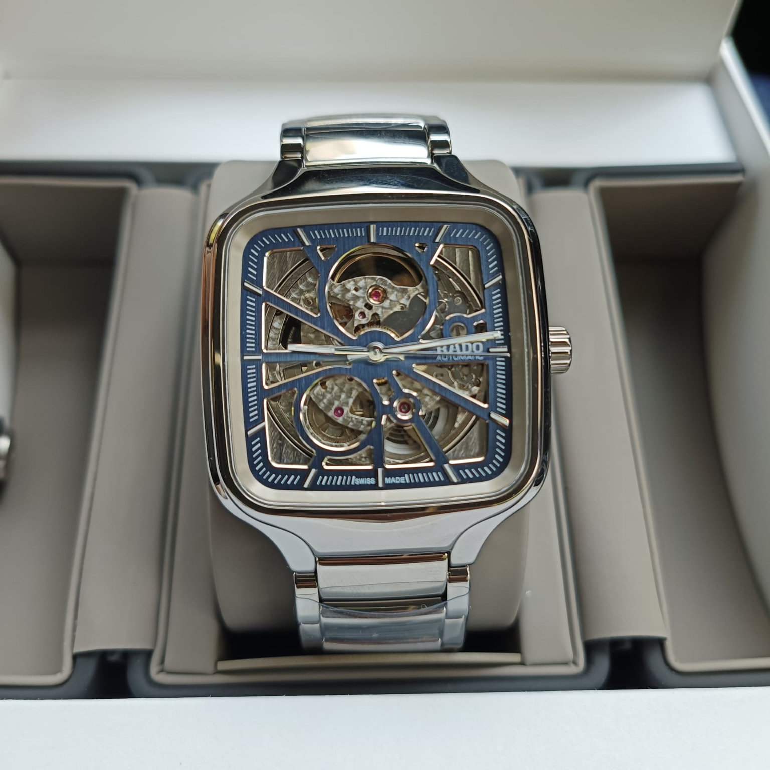 RADO – Time Movement